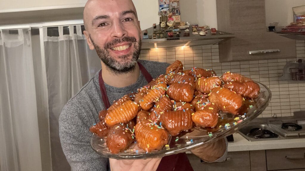 11 video ricette di Natale Calabresi spiegate passo passo.